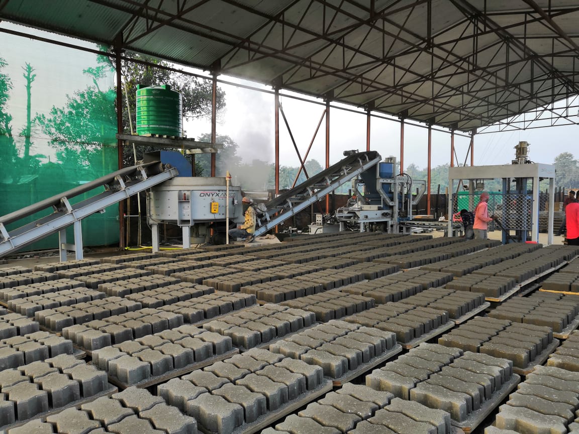 Concrete Brick Making Plants - HSH Exports
